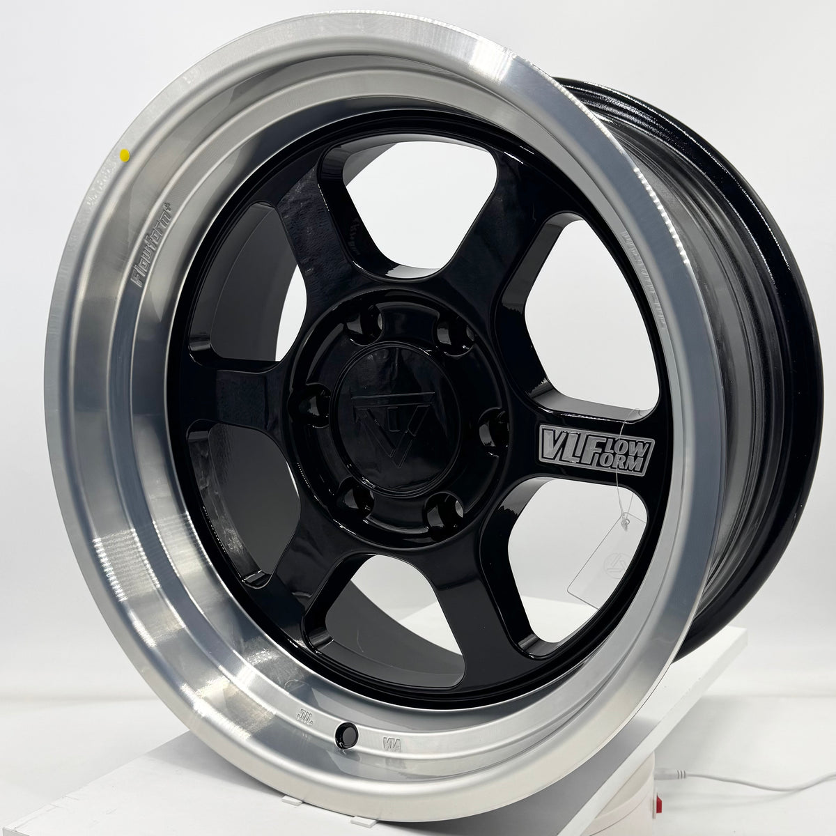 VLF WHEELS - VLFDF08 FlowForm Gloss Black Machined Lip 17x8.5 – VID Wheels
